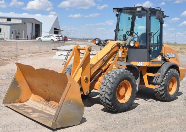 Case 321E SERIES 3 Compact Wheel Loader TIER 3 Parts Catalog Manual ...